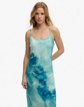 Superdry Gemustertes Maxi-Tr&auml;gerkleid in Salbeigr&uuml;n-Himmelblau