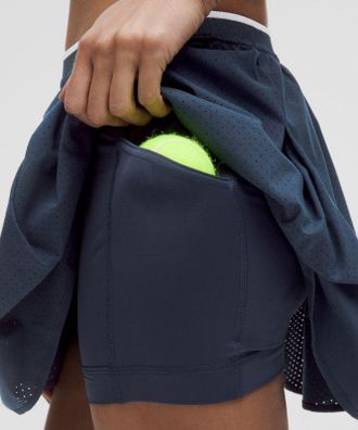 lululemon Perforated Narrow Waistband Tennis Skirt f&uuml;r Frauen - Gr&ouml;&szlig;e 10 in Club Blue/White