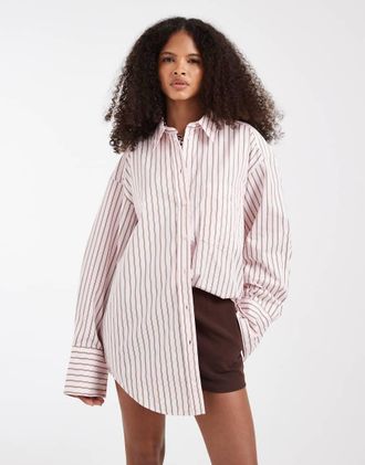 & Other Stories Chemise boutonn&eacute;e &agrave; rayures - Rose