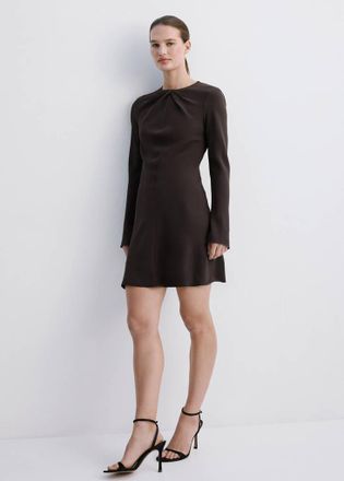Mango Lang&auml;rmeliges Kleid mit drapiertem Ausschnitt braun - Damen - XXS - MANGO