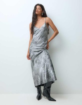Vero Moda robe longue &agrave; fines bretelles avec d&eacute;tail scintillant argent&eacute;