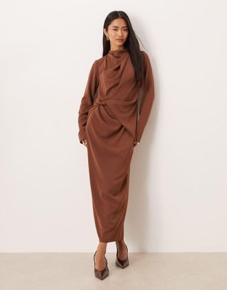 Asos Hochgeschlossenes, figurbetontes Maxikleid in Schokobraun mit Drapierung-Brown