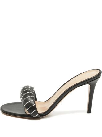 Gianvito Rossi Bijoux Mules mit verziertem Riemen - Schwarz