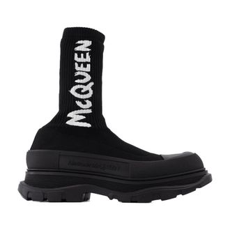 Alexander McQueen Bottes de chaussettes en noir
