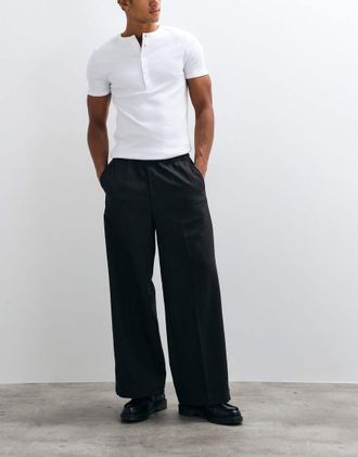 Weekday pantalon tailleur large &agrave; enfiler noir