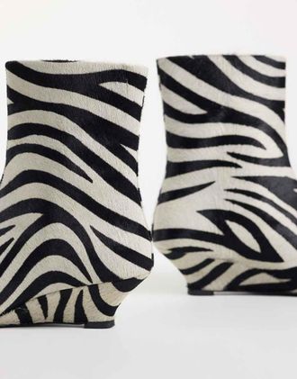 Asos Renata bottines habill&eacute;es &agrave; talon compens&eacute; en cuir v&eacute;ritable effet z&egrave;bre-Multi