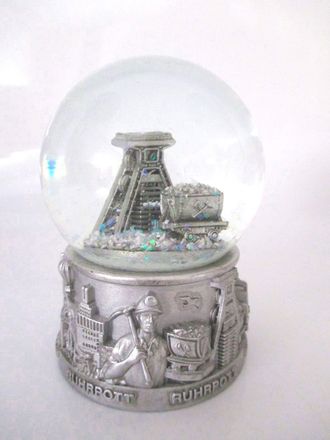 Generic Schneekugel Ruhrpott Lore Bergbau F&ouml;rderturm Zeche Gl&uuml;ck auf Silber