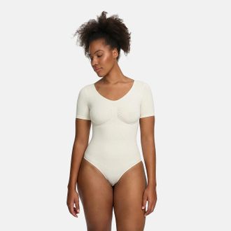 creamy fabrics T-Shirt Bodysuit Sculpting Shapewear mit Slip
