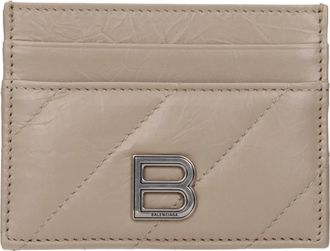 Balenciaga est porteur de documents