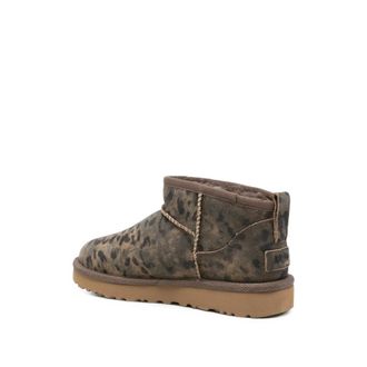 UGG Classic Boot - Brown