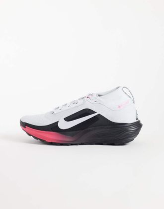 Nike ACG Pegasus Trail Gore-Tex Sneaker in Wei&szlig; und Schwarz