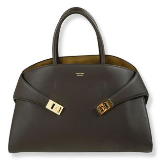 Ferragamo Femme, Sacs, Noir, Taille: ONE Size Hug Handbag (L)