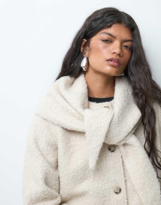 Vero Moda Boucl&eacute;-Jacke mit Schal-Detail in Creme-Wei&szlig;