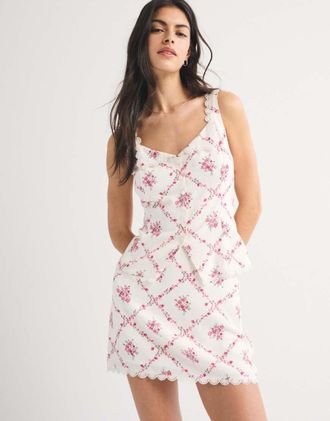 Abercrombie & Fitch Mini-jupe densemble en lin majoritaire &agrave; bords festonn&eacute;s - Blanc fleuri