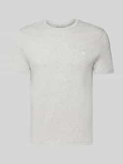 Review Basic Slim Fit T-Shirt mit Flock-Logo auf der Brust