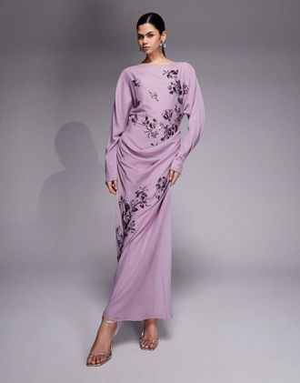 Asos Robe longue drap&eacute;e &agrave; fleurs ornement&eacute;es avec manches longues - Mauve-rose
