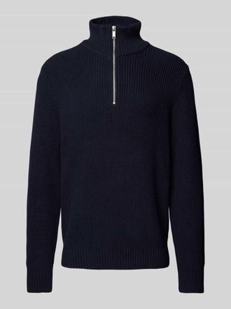 Mc Neal Troyer mit gerippten Abschl&uuml;ssen