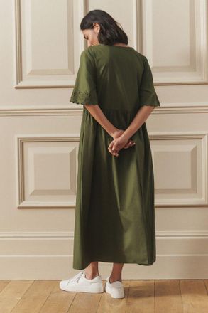 Laura Ashley Midikleid Laura Ashley Midikleid mit Lochstickerei (1-tlg)