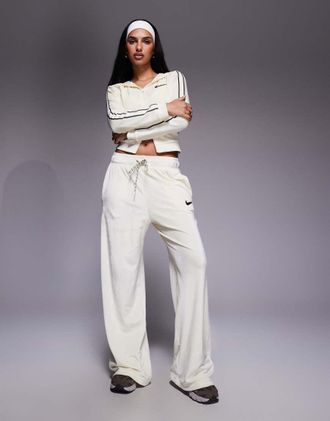 Nike Pantalon de jogging ample en velours - Cr&egrave;me-Blanc