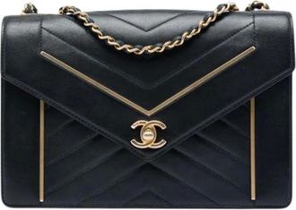 Chanel Sac bandouli&egrave;re matelass&eacute; en cuir dagneau &agrave; chevrons Pre-owned - Femme - Pre-owned - Noir - Taille: ONE Size