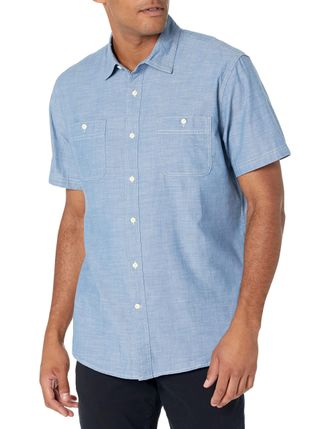 Amazon Essentials Herren Chambray-Hemd mit kurzen &Auml;rmeln in normaler Passform, Mittelblau, XXL