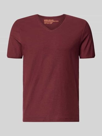 Mc Neal T-Shirt mit V-Ausschnitt und Rollsaum