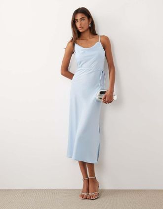 Vero Moda Midi-Tr&auml;gerkleid aus Satin in Hellblau