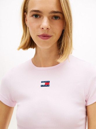 Tommy Jeans Kurzarmshirt TJW SLIM BADGE RIB TEE mit gerippter Struktur