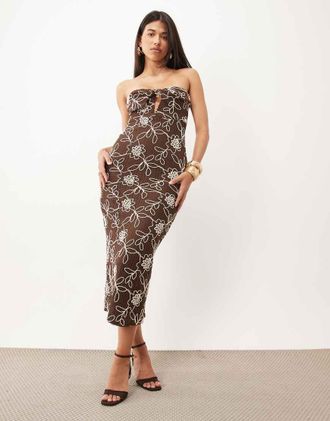 Asos robe midi bandeau en crochet brod&eacute; marron