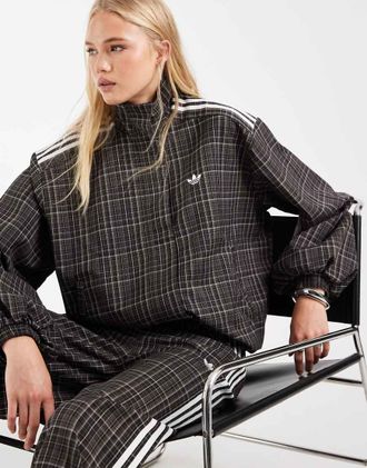 adidas Originals haut de surv&ecirc;tement &agrave; carreaux marron fonc&eacute;