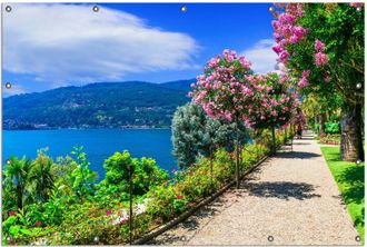Wallario Outdoor-Poster f&uuml;r Garten oder Balkon Bl&uuml;tenpromenade am Seeufer, Motivbanner Gr&ouml;&szlig;e: ca. 120 x 180 cm, Outdoor-Bild