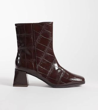 London Rebel Delta mittelhohe Stiefeletten in Schokobraun mit Kroko-Pr&auml;gung