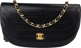 Chanel Crossbody Bags - Chanel Quilted Lambskin 24K Gold Single Flap Shoul - Gr. unisize - in Schwarz - f&uuml;r Damen