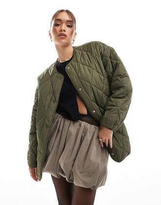 Pieces Leichte Steppjacke in Khaki-Grün