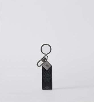 MCM Aren Diamond Schl&uuml;sselanh&auml;nger mit Logo in Visetos BLACK LEATHER MIX