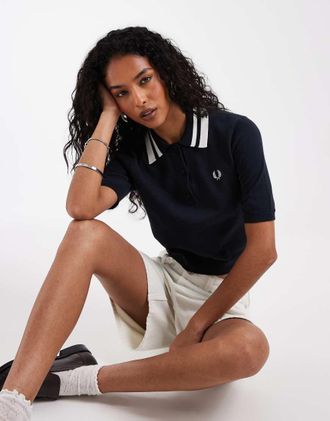 Fred Perry Gestricktes Polohemd in Marineblau mit auff&auml;lligen Doppelstreifen-Navy