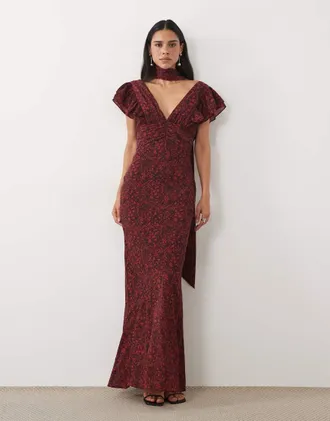 Pretty Lavish Chiffon-Maxikleid mit V-Ausschnitt, Bindedetail und Volant&auml;rmeln in rotem Blumenmuster-Multi