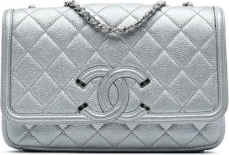 Chanel 2017-2018 kleine gesteppte CC Filigree Flap Umhängetasche - Silber