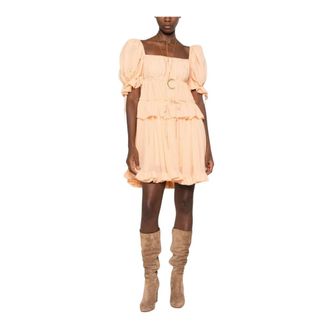 Chlo&eacute; Kleid mit Carmen-Ausschnitt und R&uuml;schen-Stufen - - Dresses - Damen - Orange - S
