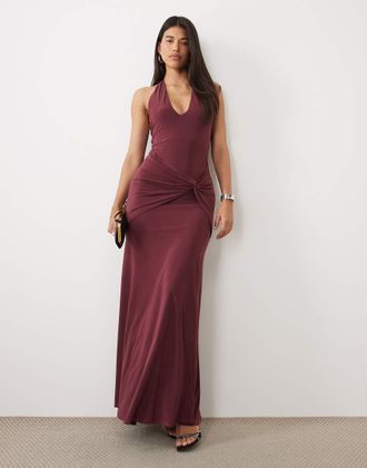 Asos robe longue dos nu avec d&eacute;tail taille torsad&eacute; couleur vin-Rouge