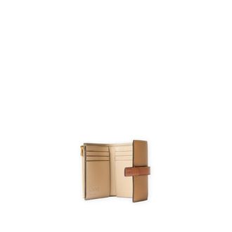 Loewe Petit portefeuille vertical en cuir de veau souple grain&eacute;