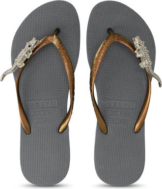 UZURII Slipper & Pantoletten - Zehentrenner Silver Crocodile Switch - Gr. 35,5 (EU) - in Silber - f&uuml;r Damen