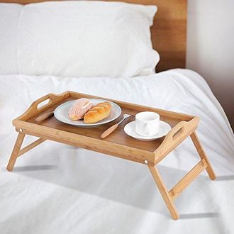 Dioche Plateau de Lit en Bois de Bambou avec Poign&eacute;es et Pieds Refermables, Bord Relev&eacute;, Plateau pour Colazion Table Petit D&eacute;jeuner 63 x 27,3 x 22,5 cm