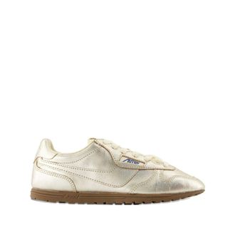 Autry Femme, Chaussures, Beige, Taille: 39 EU Baskets avec bout en amande et logo
