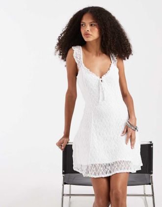 Hollister Robe courte fluide nou&eacute;e devant avec dentelle - Blanc