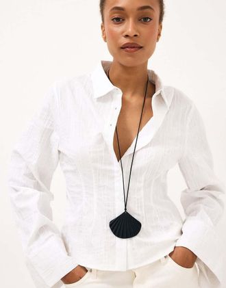 NA-KD chemise ajust&eacute;e &agrave; larges poignets blanche