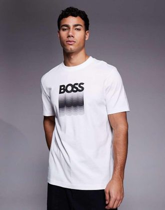 Boss Orange by Hugo Boss Insignia - T-Shirt in Wei&szlig; mit Logoprint auf der Brust