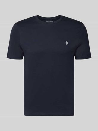 Review Basic Slim Fit T-Shirt mit Flock-Logo auf der Brust