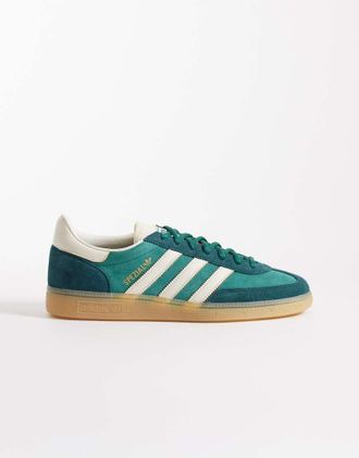 adidas Originals Handball Spezial - Sneaker in Gr&uuml;n und Cremewei&szlig; mit Gummisohle