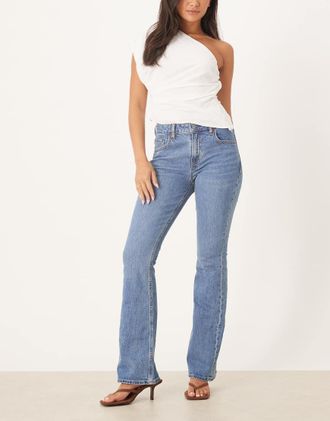 Abercrombie & Fitch Curve Love - Jean bootcut &agrave; taille mi-haute - Bleu moyen d&eacute;lav&eacute;